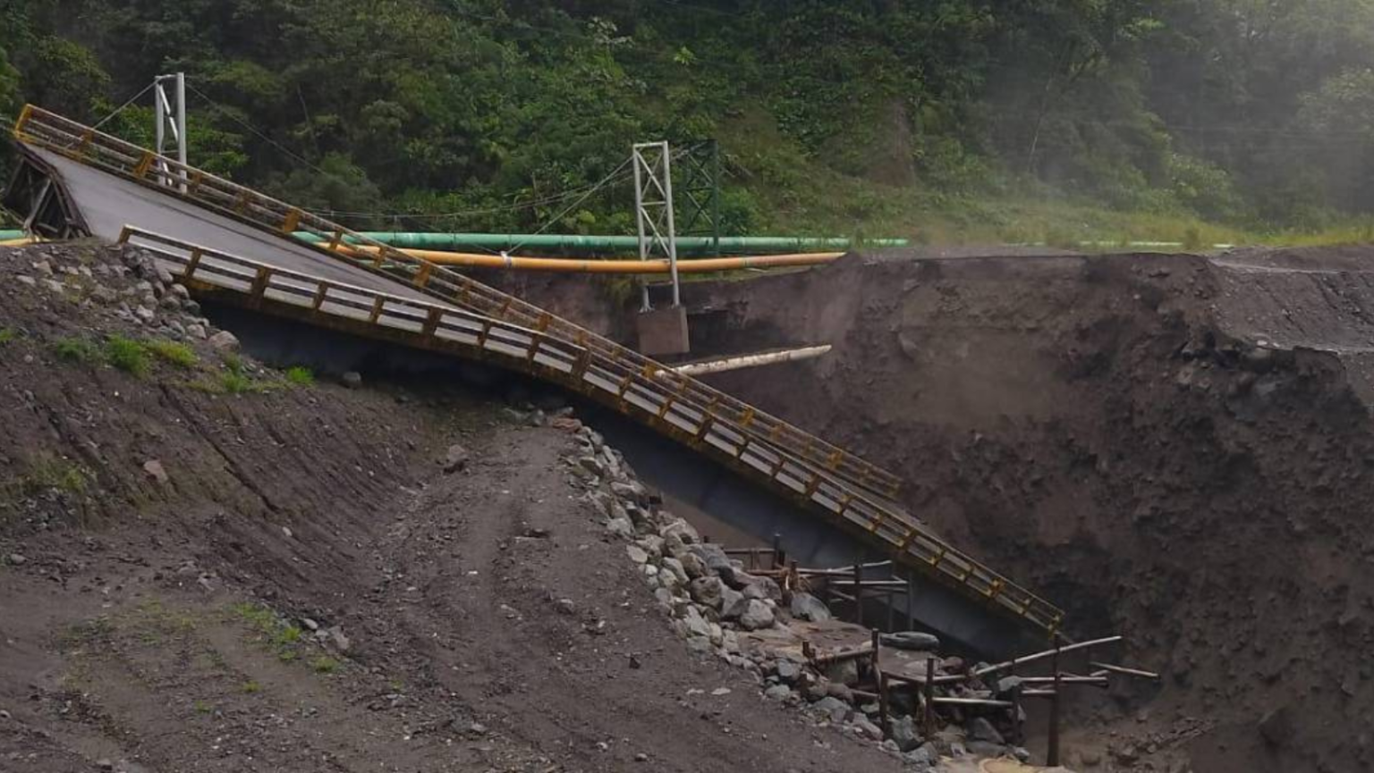 Operaciones del oleoducto transecuatoriano, suspendidas por colapso de ...